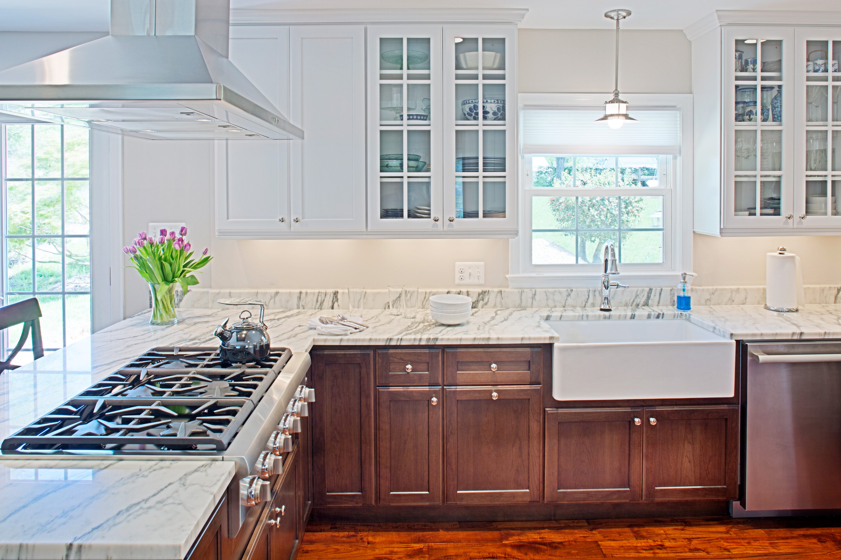 Trendy Classic Kitchen - Case Architects & Remodelers