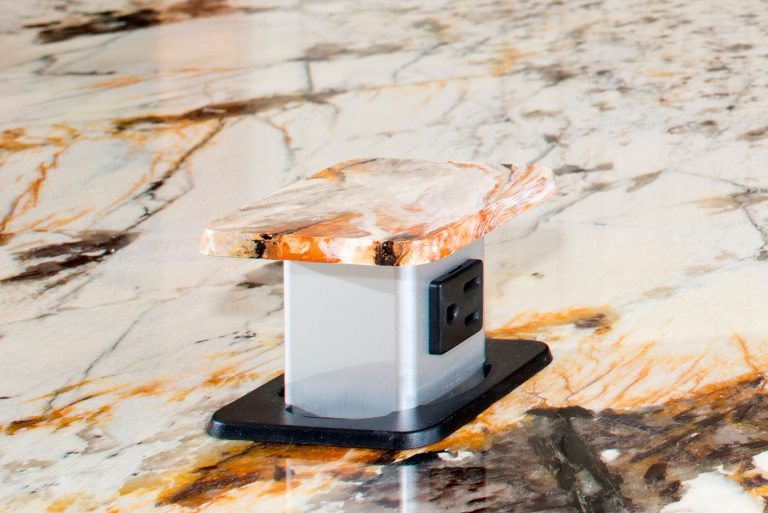 A Space to Entertain - Case